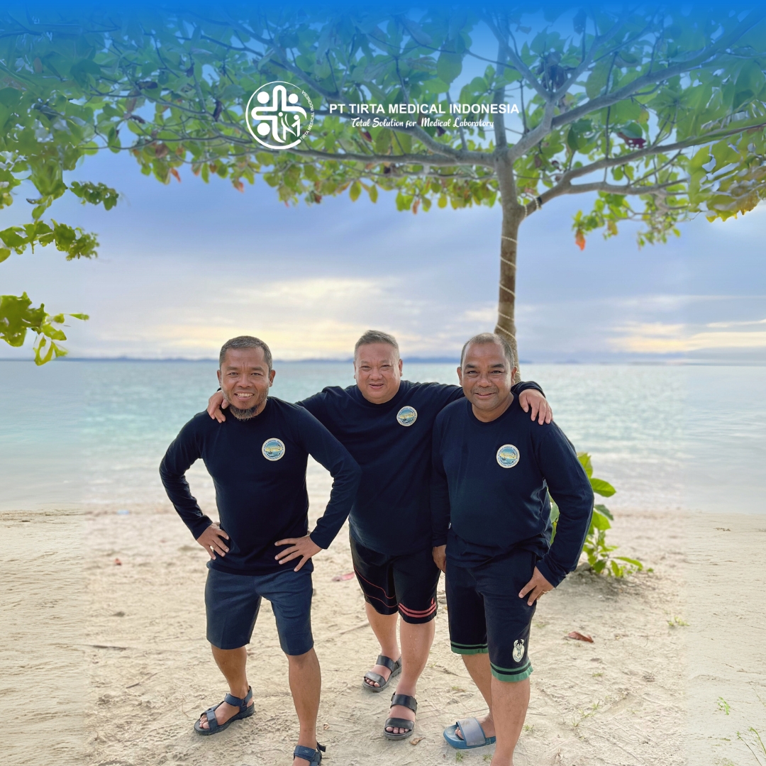 PT. Tirta Medical Indonesia Gelar Team Building “Recharging with Ocean ...